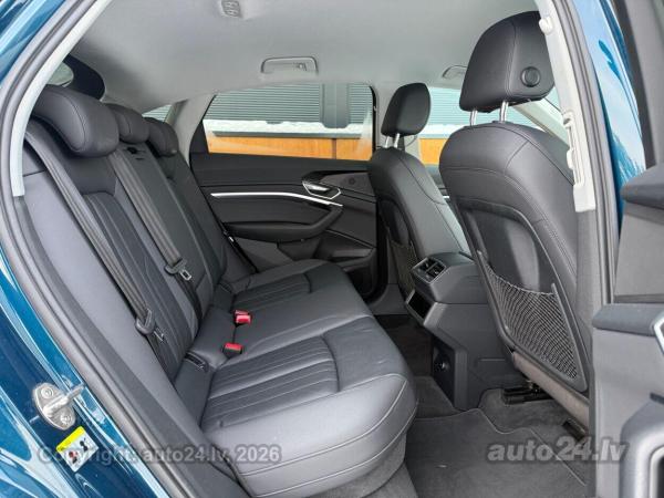 Blue Audi E-Tron 2021 in Tallinn, with an engine capacity of 0.00 L and mileage of 110 thousand km for 30900 €, photo 11 on AUTOMOTO.COM.LV