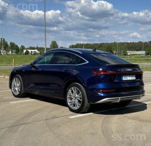Blue Audi E-Tron 2021 in Riga, with an engine capacity of 0.00 L and mileage of 104 thousand km for 34900 €, photo 4 on AUTOMOTO.COM.LV