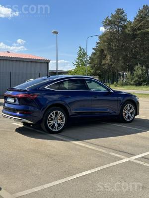 Blue Audi E-Tron 2021 in Riga, with an engine capacity of 0.00 L and mileage of 104 thousand km for 34900 €, photo 6 on AUTOMOTO.COM.LV