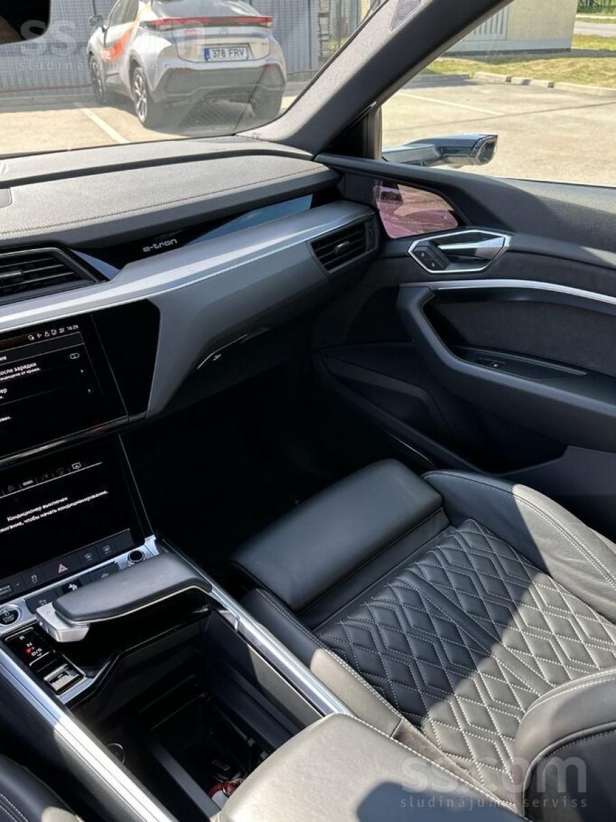 Blue Audi E-Tron 2021 in Riga, with an engine capacity of 0.00 L and mileage of 104 thousand km for 34900 €, photo 9 on AUTOMOTO.COM.LV