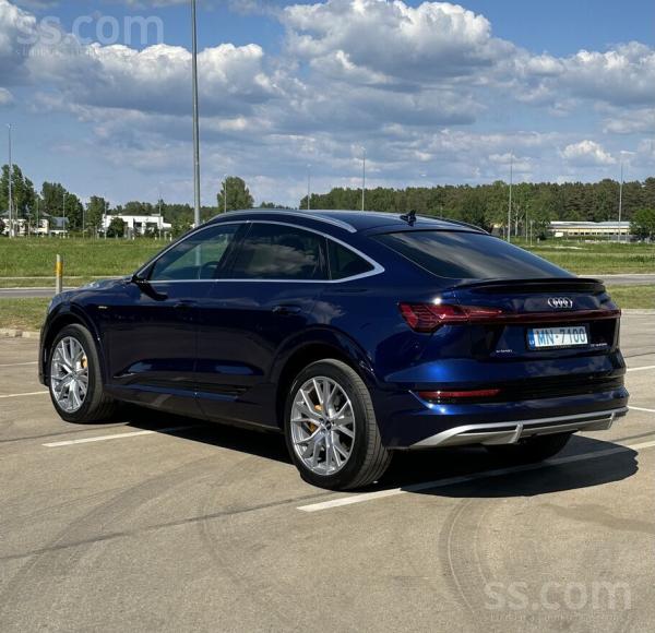 Zils Audi E-Tron 2021 Rīga, ar dzinēja tilpumu 0.00 L un nobraukumu 104 tūkst. km par 34900 €, foto 3 vietnē AUTOMOTO.COM.LV
