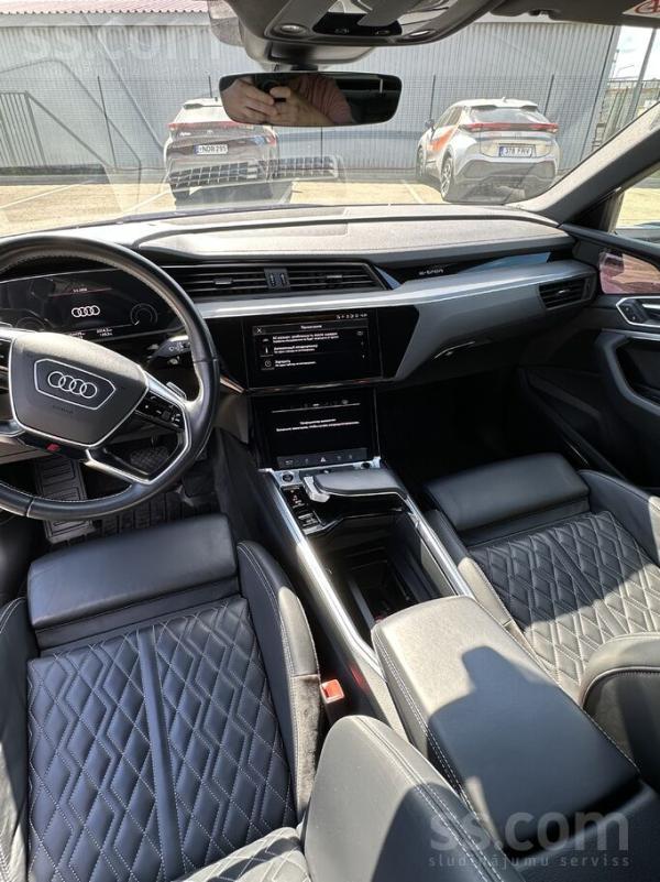 Zils Audi E-Tron 2021 Rīga, ar dzinēja tilpumu 0.00 L un nobraukumu 104 tūkst. km par 34900 €, foto 9 vietnē AUTOMOTO.COM.LV