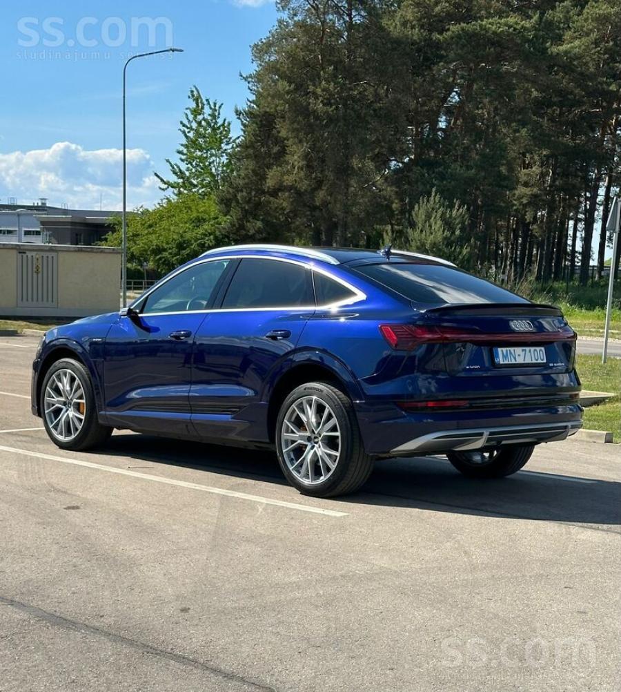Zils Audi E-Tron 2021 Rīga, ar dzinēja tilpumu 0.00 L un nobraukumu 105 tūkst. km par 32000 €, foto 4 vietnē AUTOMOTO.COM.LV