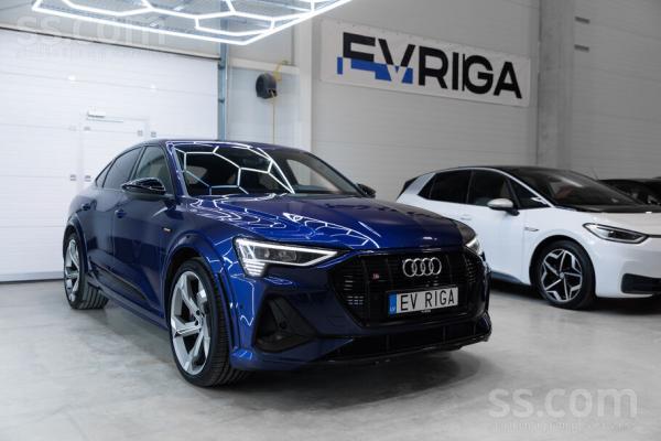 Blue Audi E-Tron 2021 in Riga, with an engine capacity of 0.00 L and mileage of 100 thousand km for 36900 €, photo 1 on AUTOMOTO.COM.LV