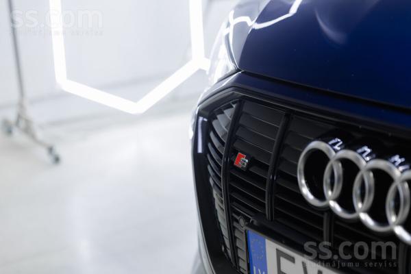 Blue Audi E-Tron 2021 in Riga, with an engine capacity of 0.00 L and mileage of 100 thousand km for 36900 €, photo 5 on AUTOMOTO.COM.LV