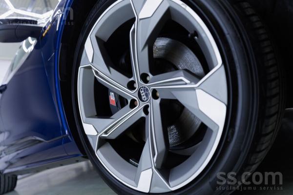 Blue Audi E-Tron 2021 in Riga, with an engine capacity of 0.00 L and mileage of 100 thousand km for 36900 €, photo 6 on AUTOMOTO.COM.LV