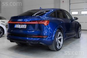 Синий Ауди E-Tron 2021 в Рига, объемом двигателя 0.00 л и пробегом 100 тыс. км за 36900 €, фото 9 на AUTOMOTO.COM.LV