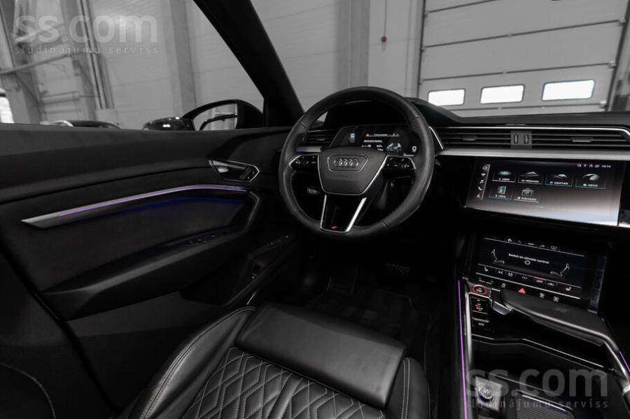 Синий Ауди E-Tron 2021 в Рига, объемом двигателя 0.00 л и пробегом 100 тыс. км за 36900 €, фото 19 на AUTOMOTO.COM.LV