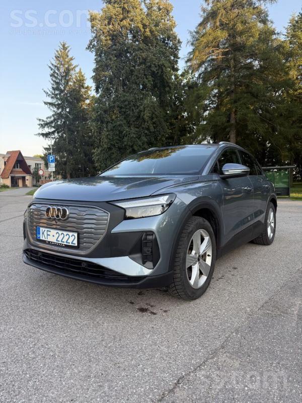 Blue Audi E-Tron 2021 in Jelgava, with an engine capacity of 0.00 L and mileage of 89 thousand km for 24000 €, photo 3 on AUTOMOTO.COM.LV