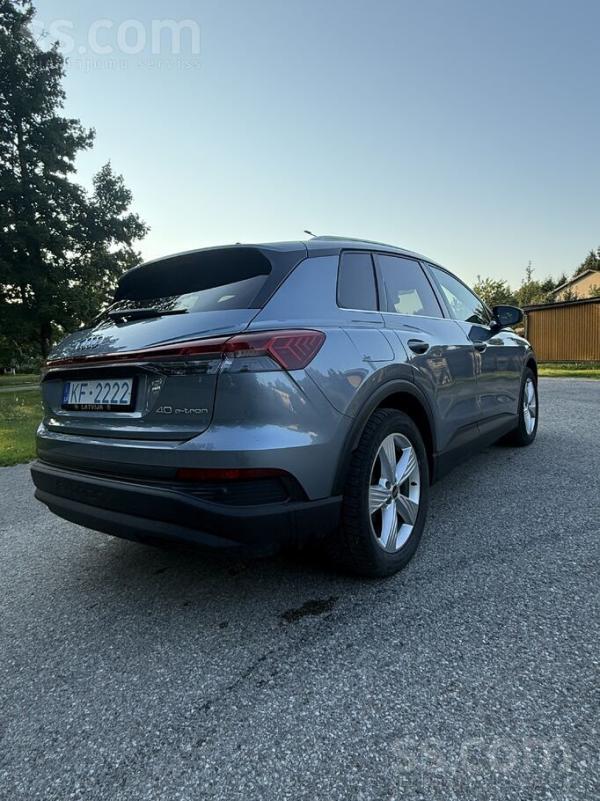 Blue Audi E-Tron 2021 in Jelgava, with an engine capacity of 0.00 L and mileage of 89 thousand km for 24000 €, photo 8 on AUTOMOTO.COM.LV