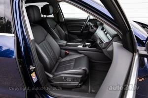 Blue Audi E-Tron 2021 in Riga, with an engine capacity of 0.00 L and mileage of 69 thousand km for 33766 €, photo 7 on AUTOMOTO.COM.LV
