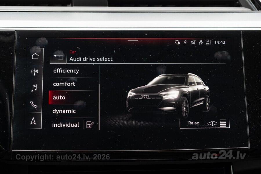 Blue Audi E-Tron 2021 in Riga, with an engine capacity of 0.00 L and mileage of 69 thousand km for 33766 €, photo 13 on AUTOMOTO.COM.LV