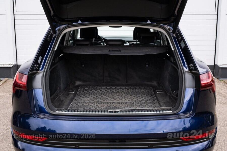 Blue Audi E-Tron 2021 in Riga, with an engine capacity of 0.00 L and mileage of 69 thousand km for 33766 €, photo 18 on AUTOMOTO.COM.LV