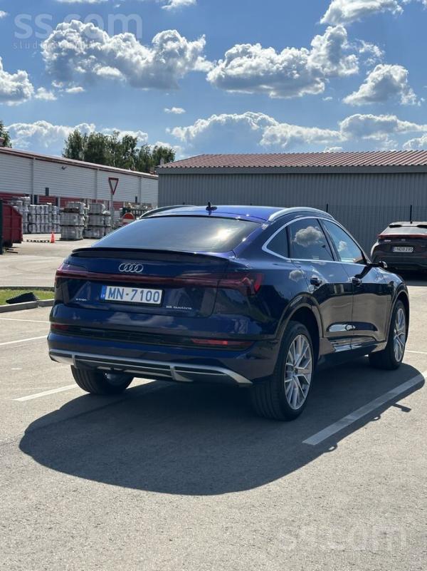 Zils Audi E-Tron 2021 Rīga, ar dzinēja tilpumu 0.00 L un nobraukumu 107 tūkst. km par 31500 €, foto 4 vietnē AUTOMOTO.COM.LV