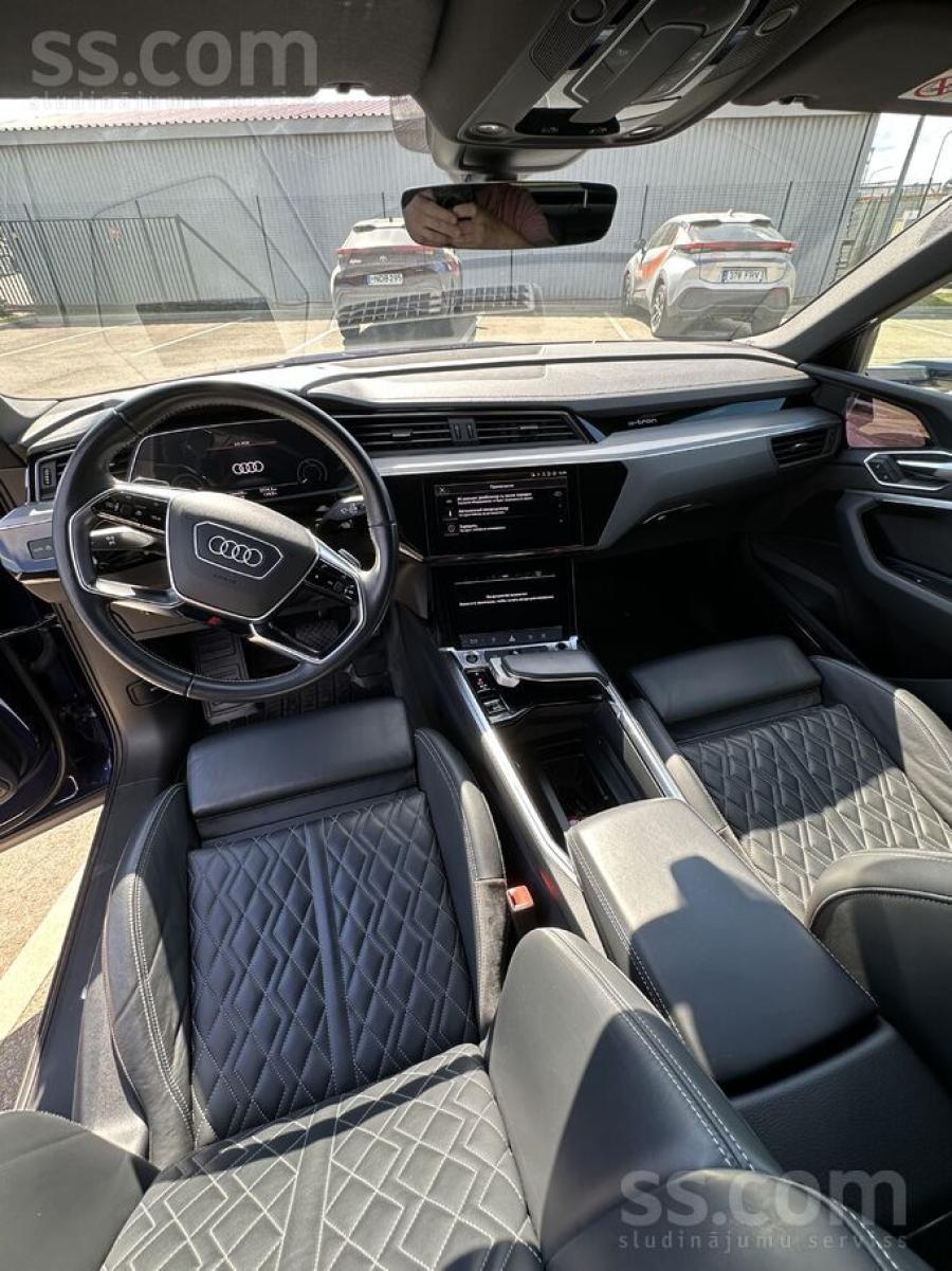 Blue Audi E-Tron 2021 in Riga, with an engine capacity of 0.00 L and mileage of 107 thousand km for 31500 €, photo 9 on AUTOMOTO.COM.LV