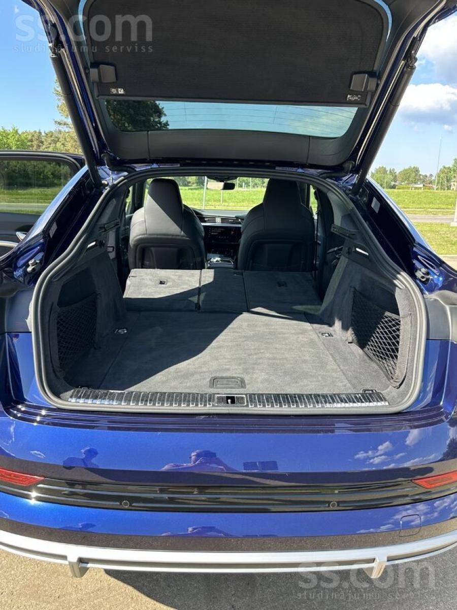 Blue Audi E-Tron 2021 in Riga, with an engine capacity of 0.00 L and mileage of 107 thousand km for 31500 €, photo 10 on AUTOMOTO.COM.LV