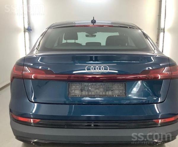 Blue Audi E-Tron 2021 in Riga, with an engine capacity of 0.00 L and mileage of 121 thousand km for 25950 €, photo 5 on AUTOMOTO.COM.LV