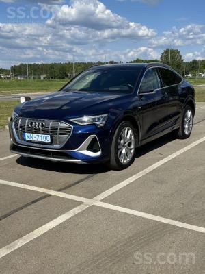 Audi E-Tron 2021 Rīga vietnē Zils Audi E-Tron 2021 Rīga, ar dzinēja tilpumu 0.00 L un nobraukumu 111 tūkst. km par 30900 €, foto 1 vietnē AUTOMOTO.COM.LV