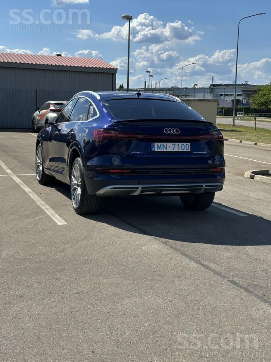 Zils Audi E-Tron 2021 Rīga, ar dzinēja tilpumu 0.00 L un nobraukumu 111 tūkst. km par 30900 €, foto 7 vietnē AUTOMOTO.COM.LV