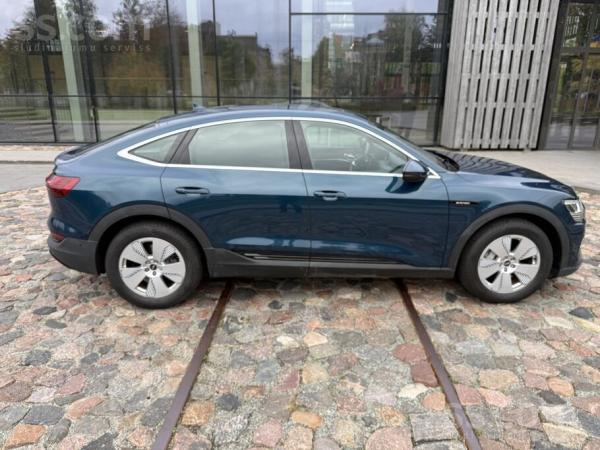 Audi E-Tron 2021 Rīga vietnē Zils Audi E-Tron 2021 Rīga, ar dzinēja tilpumu 0.00 L un nobraukumu 121 tūkst. km par 25999 €, foto 8 vietnē AUTOMOTO.COM.LV