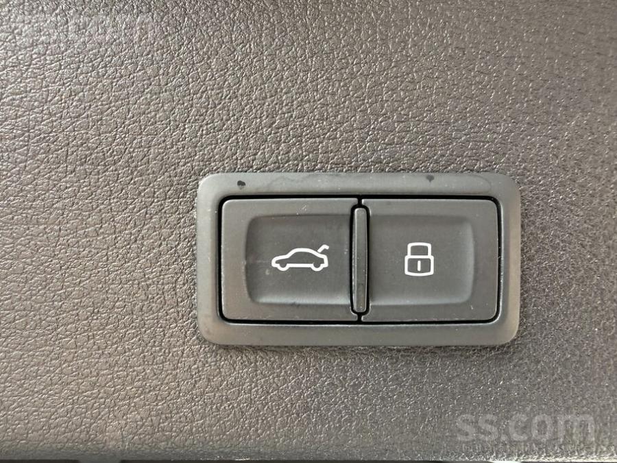 Zils Audi E-Tron 2021 Rīga, ar dzinēja tilpumu 0.00 L un nobraukumu 121 tūkst. km par 25999 €, foto 12 vietnē AUTOMOTO.COM.LV