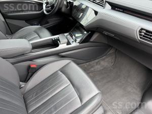 Zils Audi E-Tron 2021 Rīga, ar dzinēja tilpumu 0.00 L un nobraukumu 121 tūkst. km par 25999 €, foto 15 vietnē AUTOMOTO.COM.LV