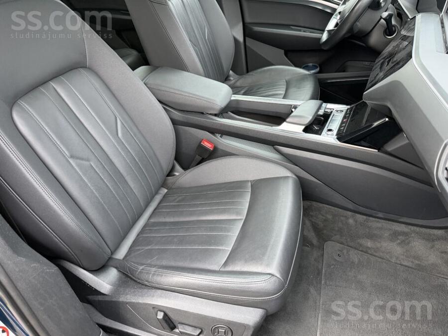 Zils Audi E-Tron 2021 Rīga, ar dzinēja tilpumu 0.00 L un nobraukumu 121 tūkst. km par 25999 €, foto 21 vietnē AUTOMOTO.COM.LV
