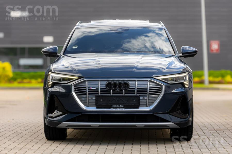 Синий Ауди E-Tron 2021 в Рига, объемом двигателя 0.00 л и пробегом 0 тыс. км за 29800 €, фото 3 на AUTOMOTO.COM.LV