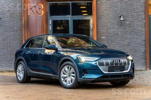 Blue Audi E-Tron 2022 in Riga, with an engine capacity of 0.00 L and mileage of 38 thousand km for 31500 €, photo 2 on AUTOMOTO.COM.LV