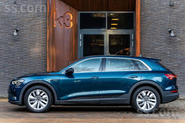 Zils Audi E-Tron 2022 Rīga, ar dzinēja tilpumu 0.00 L un nobraukumu 38 tūkst. km par 31500 €, foto 5 vietnē AUTOMOTO.COM.LV