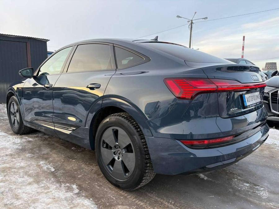 Zils Audi E-Tron 2022 Viļņa, ar dzinēja tilpumu 0.00 L un nobraukumu 88 tūkst. km par 29990 €, foto 7 vietnē AUTOMOTO.COM.LV