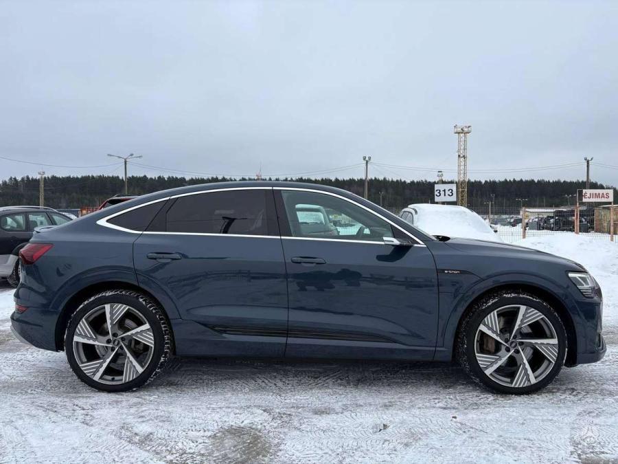 Blue Audi E-Tron 2022 in Vilnius, with an engine capacity of 0.00 L and mileage of 107 thousand km for 28450 €, photo 6 on AUTOMOTO.COM.LV