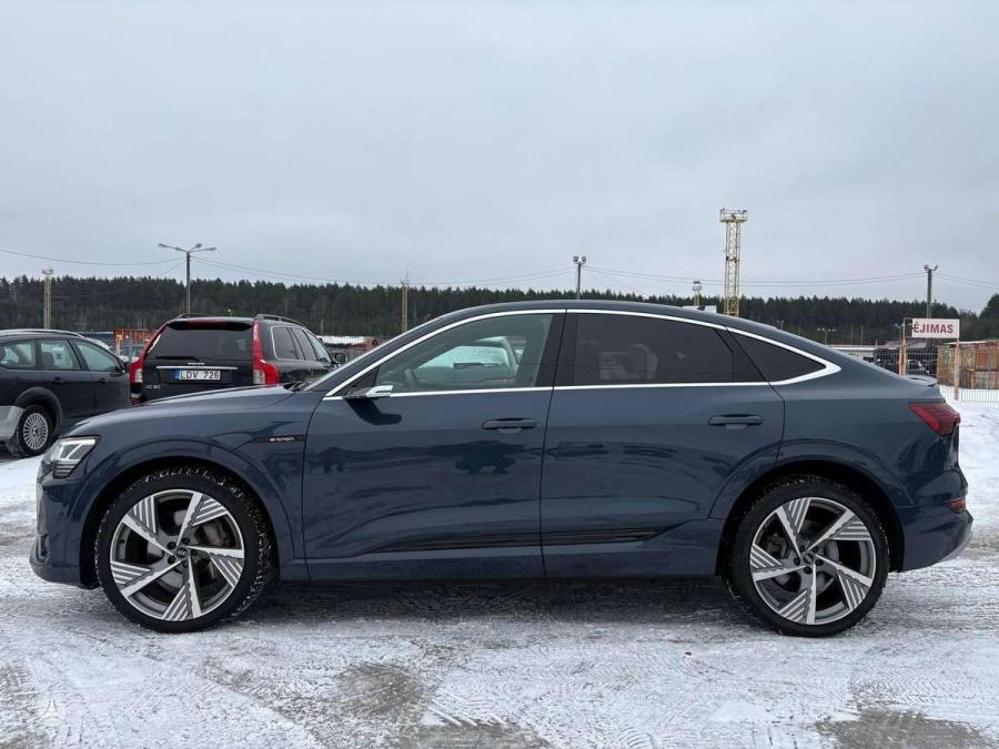Blue Audi E-Tron 2022 in Vilnius, with an engine capacity of 0.00 L and mileage of 107 thousand km for 28450 €, photo 7 on AUTOMOTO.COM.LV