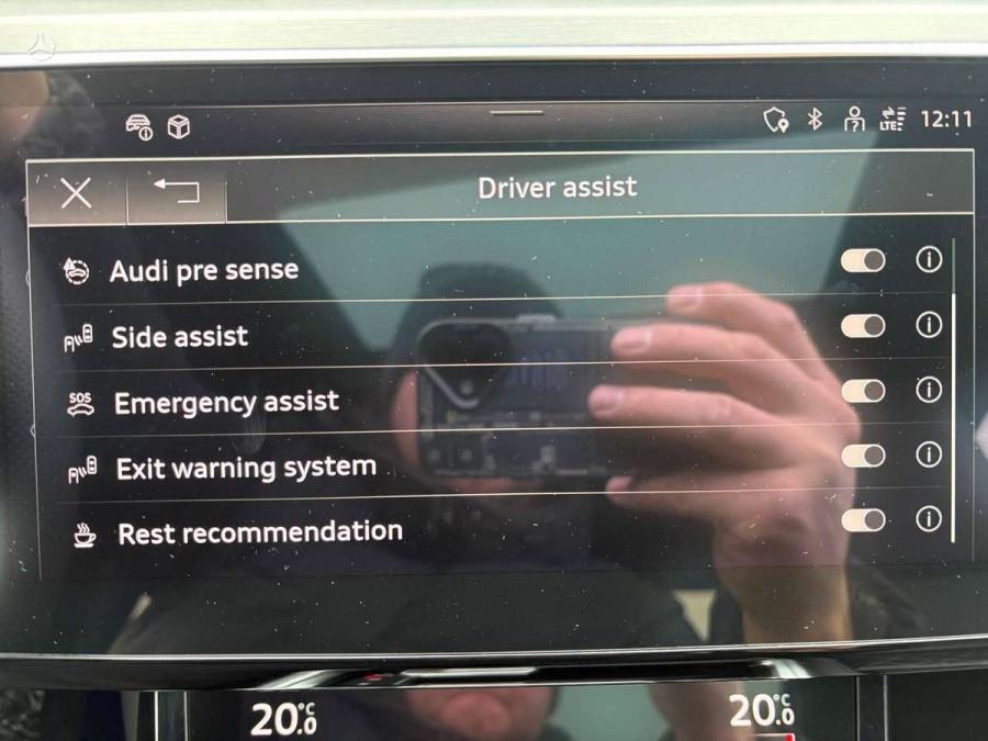 Blue Audi E-Tron 2022 in Vilnius, with an engine capacity of 0.00 L and mileage of 107 thousand km for 28450 €, photo 29 on AUTOMOTO.COM.LV