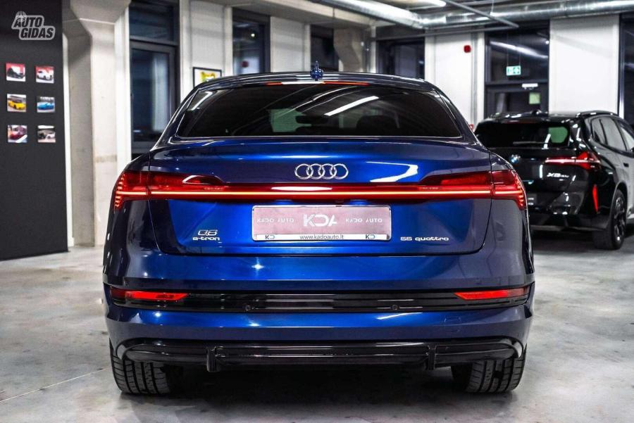 Blue Audi E-Tron 2022 in Marijampole, with an engine capacity of 0.00 L and mileage of 26 thousand km for 34950 €, photo 7 on AUTOMOTO.COM.LV