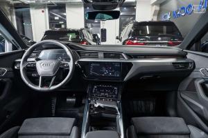 Blue Audi E-Tron 2022 in Marijampole, with an engine capacity of 0.00 L and mileage of 26 thousand km for 34950 €, photo 12 on AUTOMOTO.COM.LV