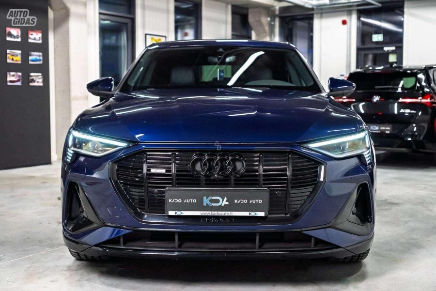 Blue Audi E-Tron 2022 in Marijampole, with an engine capacity of 0.00 L and mileage of 23 thousand km for 34450 €, photo 3 on AUTOMOTO.COM.LV
