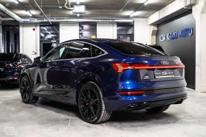 Blue Audi E-Tron 2022 in Marijampole, with an engine capacity of 0.00 L and mileage of 23 thousand km for 34450 €, photo 5 on AUTOMOTO.COM.LV