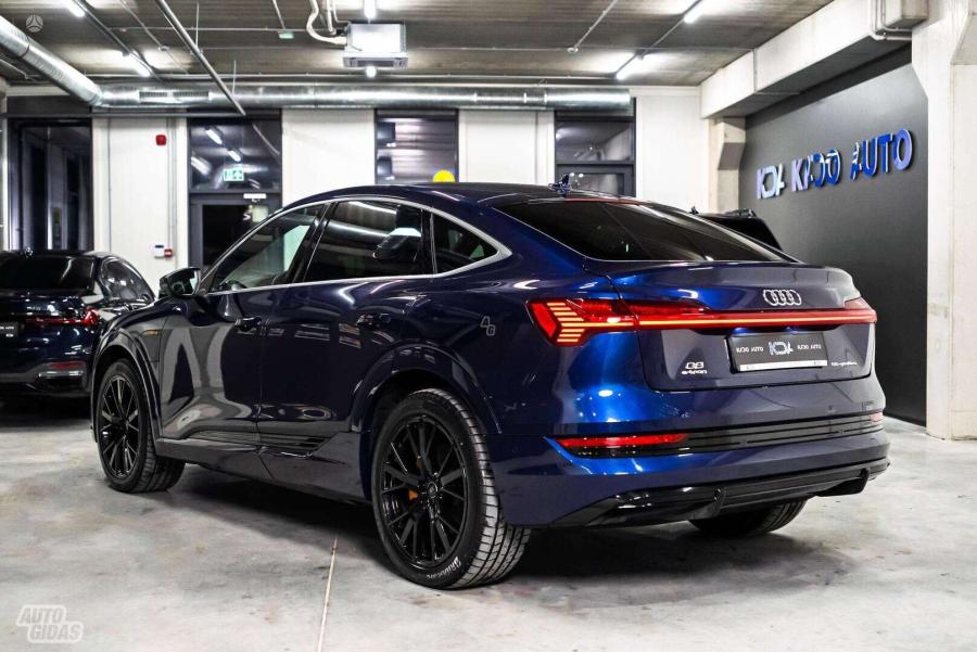 Blue Audi E-Tron 2022 in Marijampole, with an engine capacity of 0.00 L and mileage of 23 thousand km for 34450 €, photo 5 on AUTOMOTO.COM.LV
