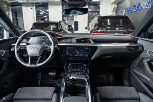 Blue Audi E-Tron 2022 in Marijampole, with an engine capacity of 0.00 L and mileage of 23 thousand km for 34450 €, photo 14 on AUTOMOTO.COM.LV