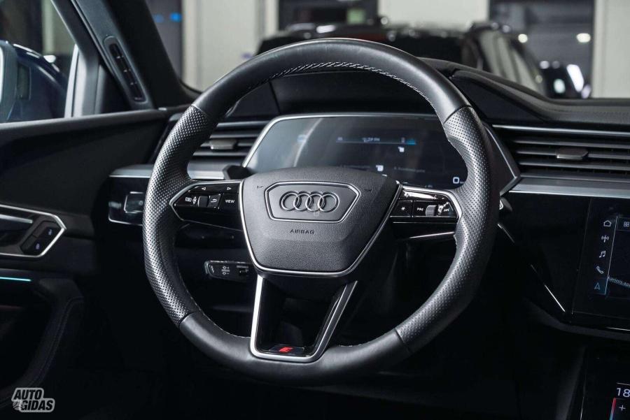 Blue Audi E-Tron 2022 in Marijampole, with an engine capacity of 0.00 L and mileage of 23 thousand km for 34450 €, photo 15 on AUTOMOTO.COM.LV