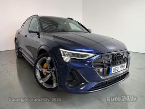 Синий Ауди E-Tron 2022 в Таллин, объемом двигателя 0.00 л и пробегом 86 тыс. км за 49999 €, фото 4 на AUTOMOTO.COM.LV