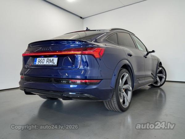 Zils Audi E-Tron 2022 Tallina, ar dzinēja tilpumu 0.00 L un nobraukumu 86 tūkst. km par 49999 €, foto 6 vietnē AUTOMOTO.COM.LV