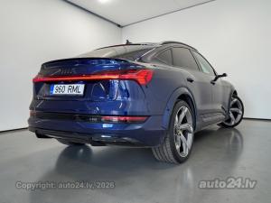 Синий Ауди E-Tron 2022 в Таллин, объемом двигателя 0.00 л и пробегом 86 тыс. км за 49999 €, фото 7 на AUTOMOTO.COM.LV