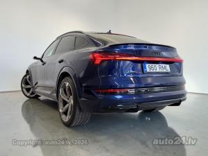 Синий Ауди E-Tron 2022 в Таллин, объемом двигателя 0.00 л и пробегом 86 тыс. км за 49999 €, фото 8 на AUTOMOTO.COM.LV