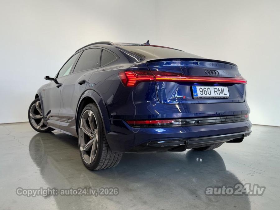 Синий Ауди E-Tron 2022 в Таллин, объемом двигателя 0.00 л и пробегом 86 тыс. км за 49999 €, фото 8 на AUTOMOTO.COM.LV