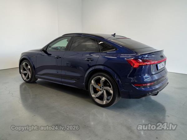 Zils Audi E-Tron 2022 Tallina, ar dzinēja tilpumu 0.00 L un nobraukumu 86 tūkst. km par 49999 €, foto 8 vietnē AUTOMOTO.COM.LV