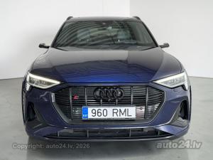 Синий Ауди E-Tron 2022 в Таллин, объемом двигателя 0.00 л и пробегом 86 тыс. км за 49999 €, фото 10 на AUTOMOTO.COM.LV