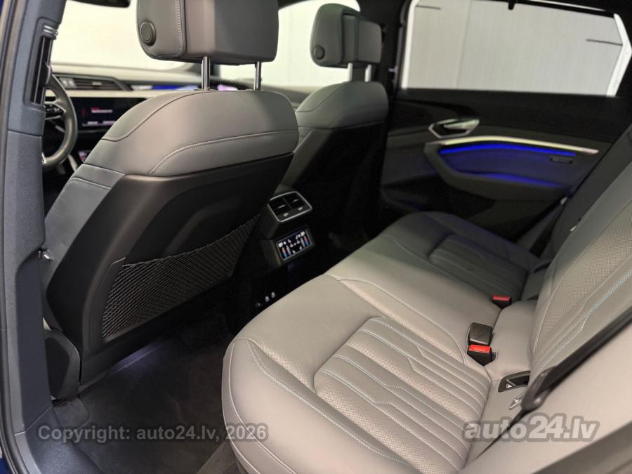 Синий Ауди E-Tron 2022 в Таллин, объемом двигателя 0.00 л и пробегом 86 тыс. км за 49999 €, фото 18 на AUTOMOTO.COM.LV