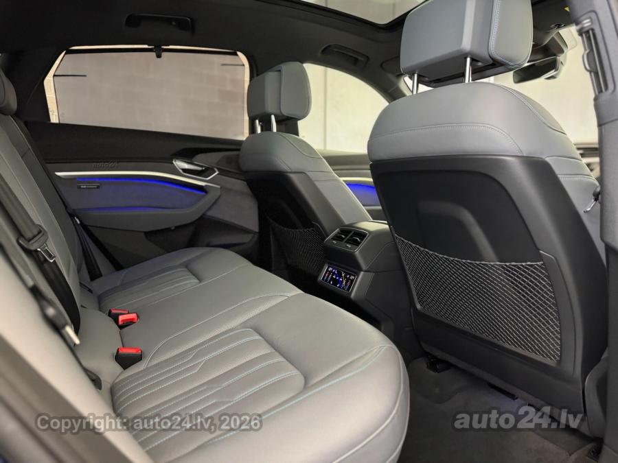 Синий Ауди E-Tron 2022 в Таллин, объемом двигателя 0.00 л и пробегом 86 тыс. км за 49999 €, фото 19 на AUTOMOTO.COM.LV